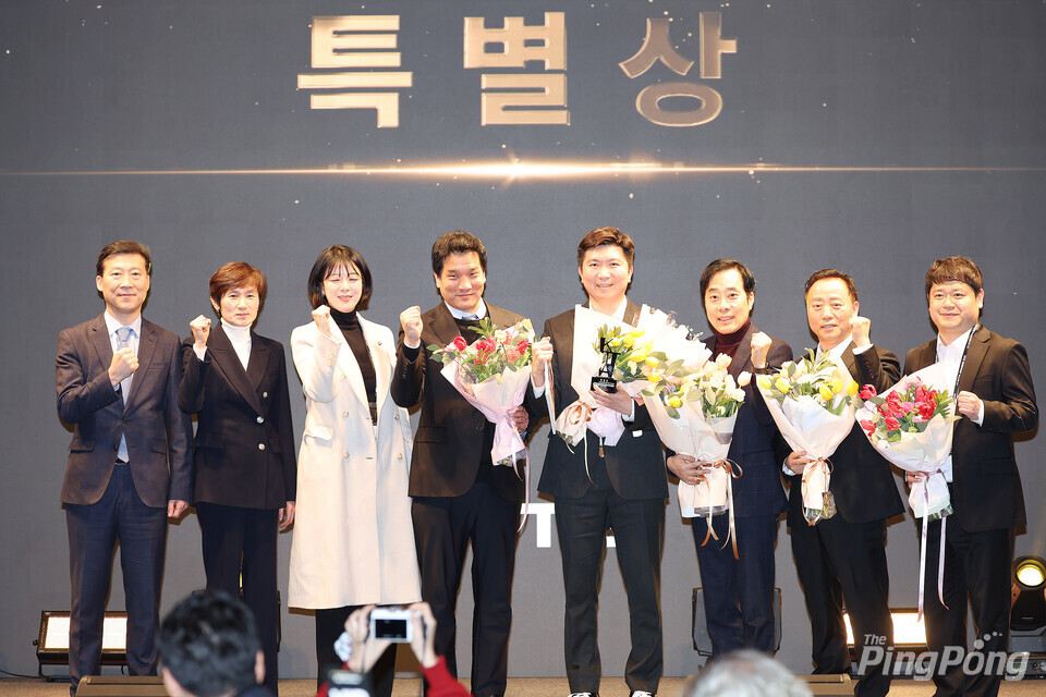 신유빈, 2년 연속 MVP 수상! 더욱 높아진 권위 KTTA AWARDS 2025